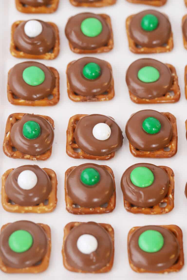 Easy Rolo Pretzel Bites Candy - The Carefree Kitchen