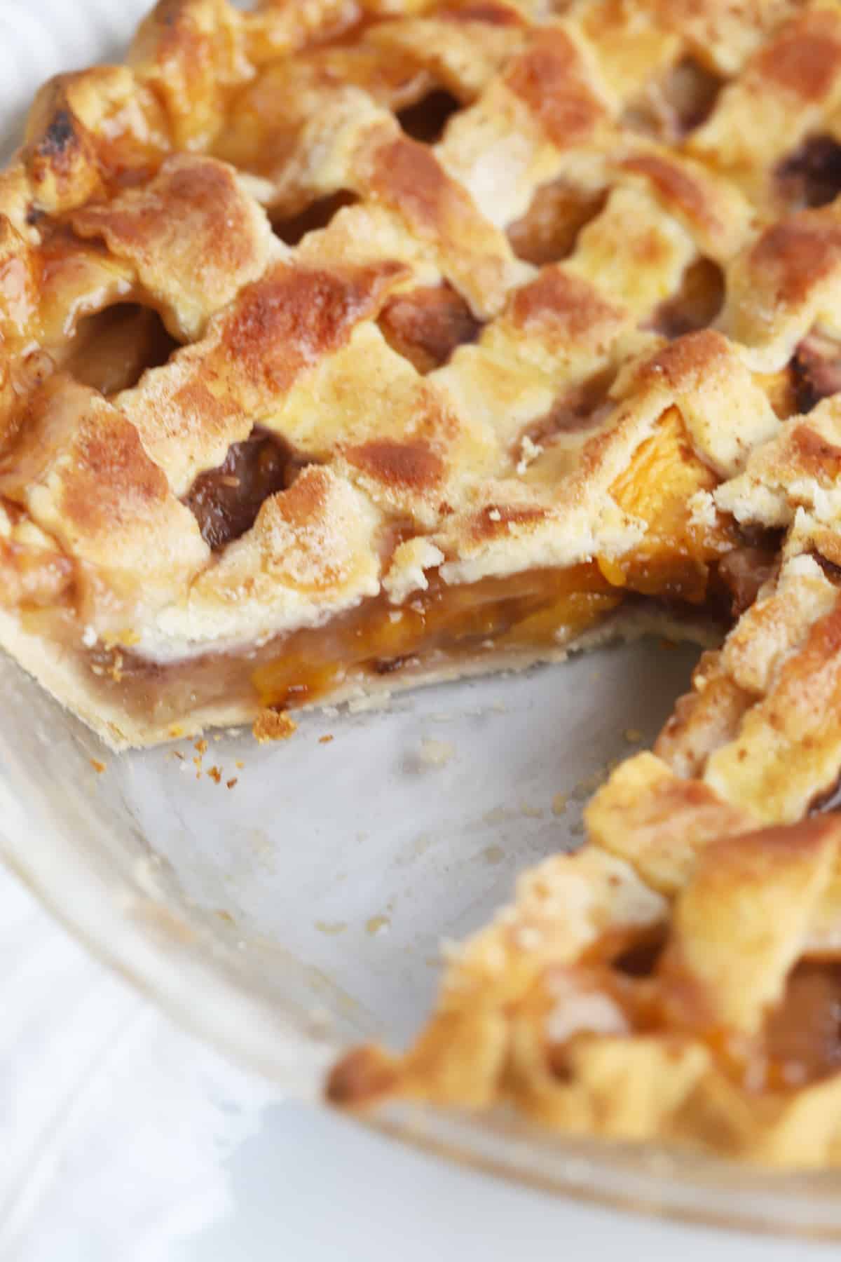 Easy Peach Pie Recipe - The Carefree Kitchen