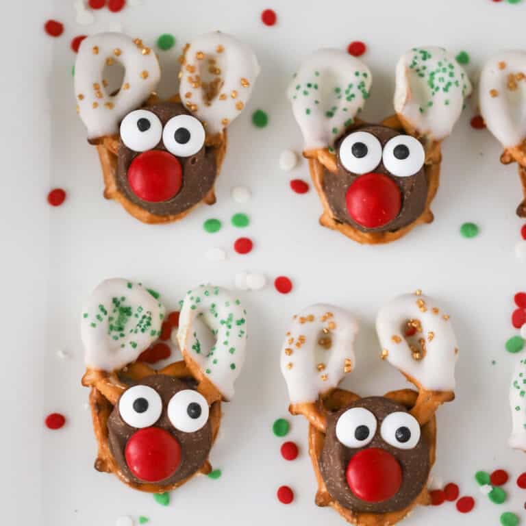 Reindeer Rolo Pretzels - The Carefree Kitchen