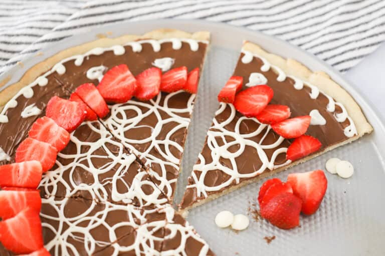 Strawberry Nutella Pizza Recipe - The Carefree Kitchen