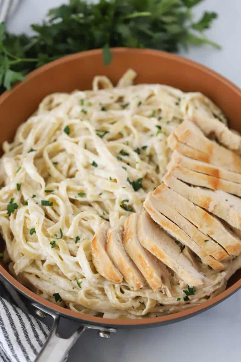 Easy Homemade Chicken Alfredo Pasta - The Carefree Kitchen
