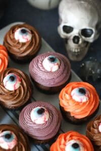 Halloween Eyeball Cupcakes - The Carefree Kitchen