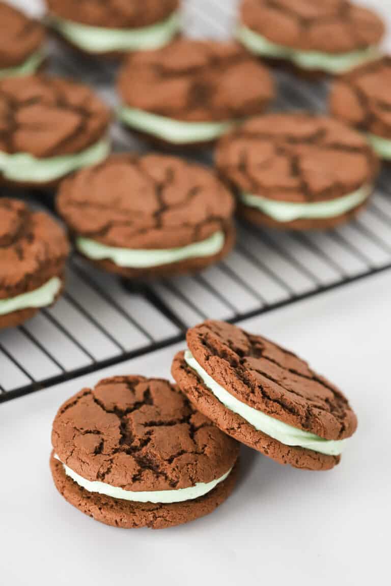 Homemade Mint Oreo Cookies - The Carefree Kitchen