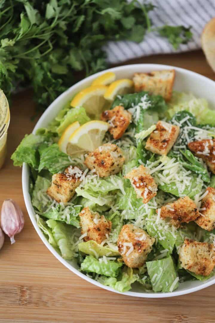 Easy Caesar Salad Recipe - The Carefree Kitchen